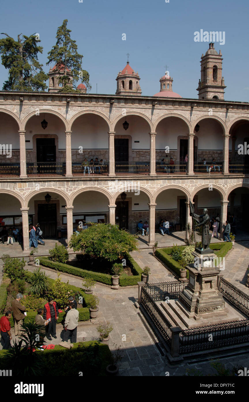 Morelia mexico arch hi-res stock photography and images - Alamy