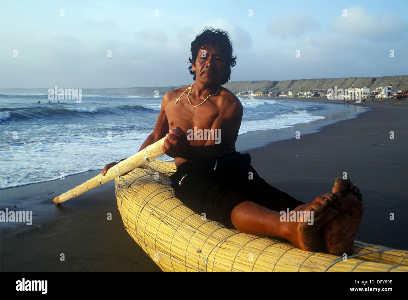 Totora boat. Peru Stock Photo - Alamy