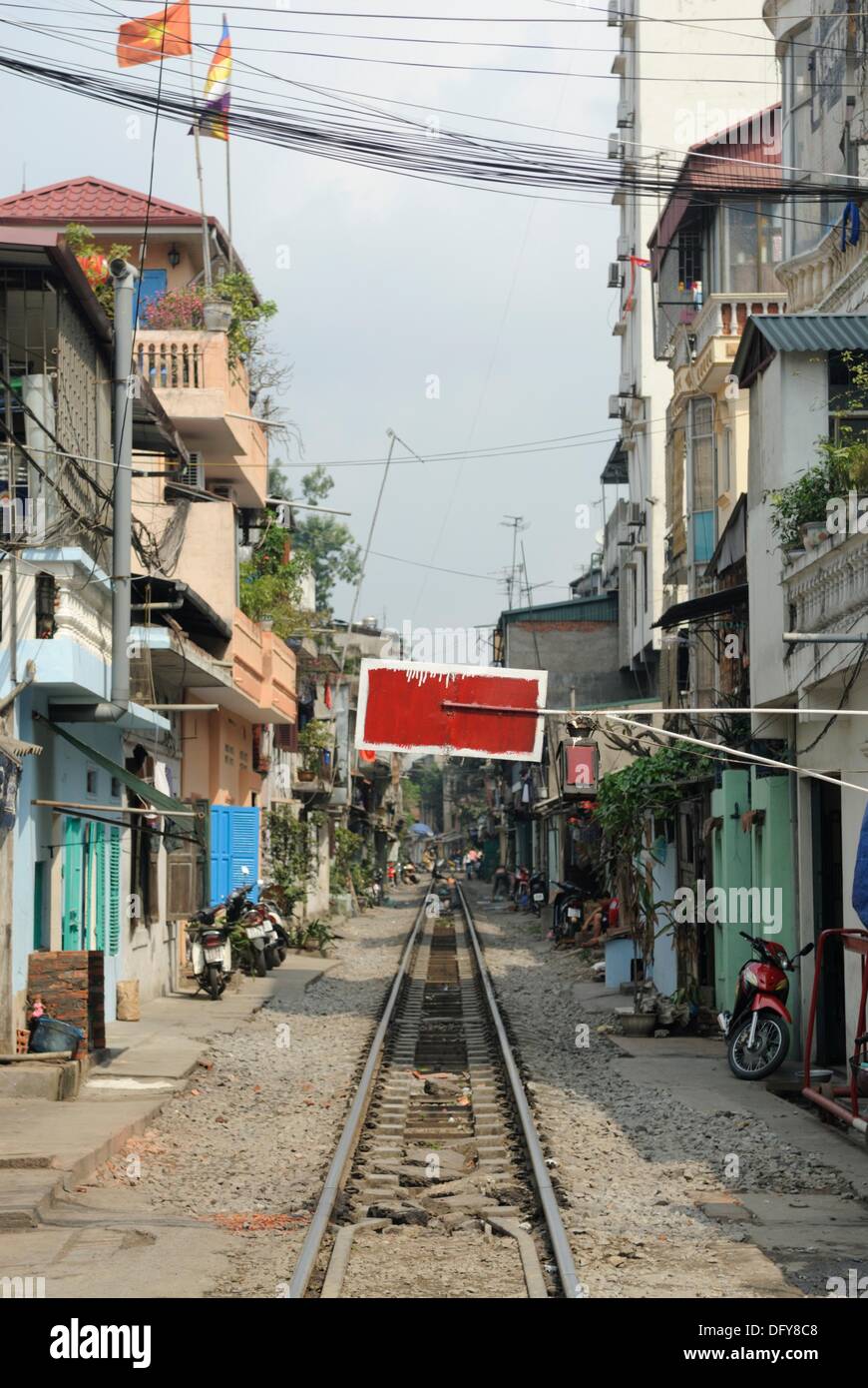 Hanoi railway through city hi-res stock photography and images - Alamy