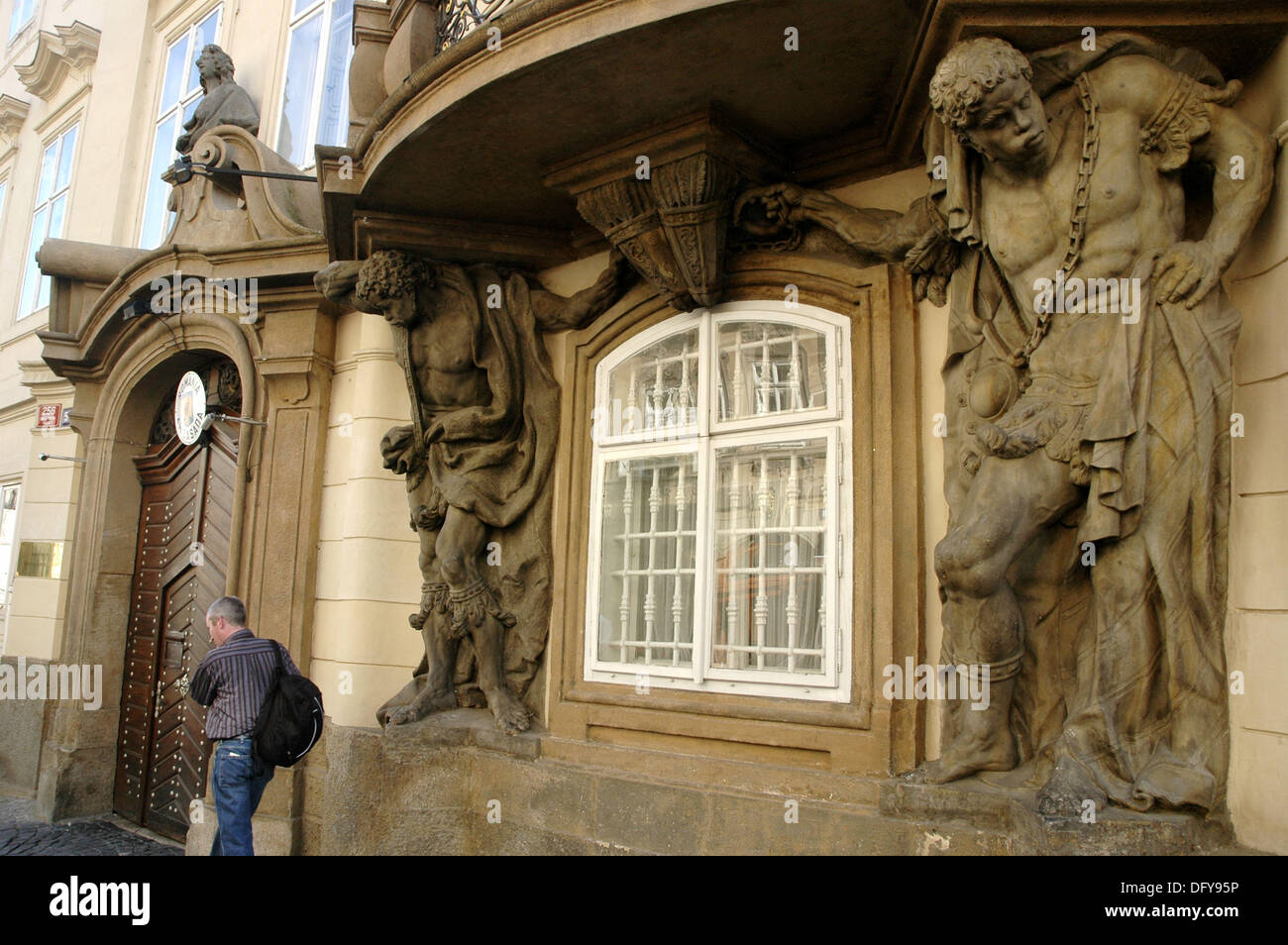 Romanian embassy in hi-res stock photography and images - Alamy