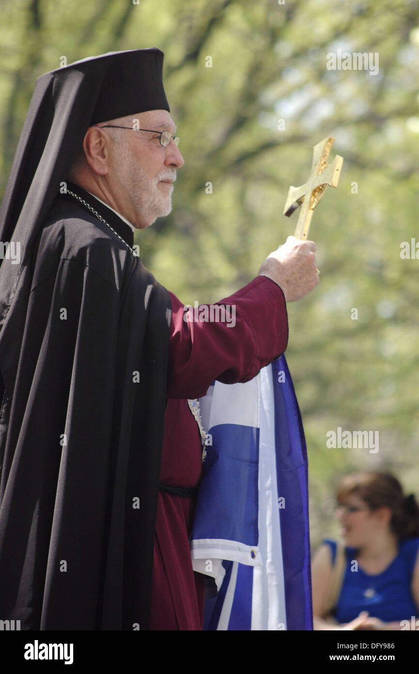 Orthodox priest blessing hi-res stock photography and images - Alamy