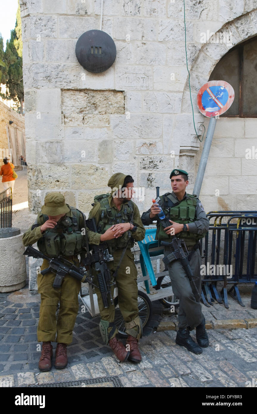 Israeli soldier damascus gate hi-res stock photography and images - Alamy