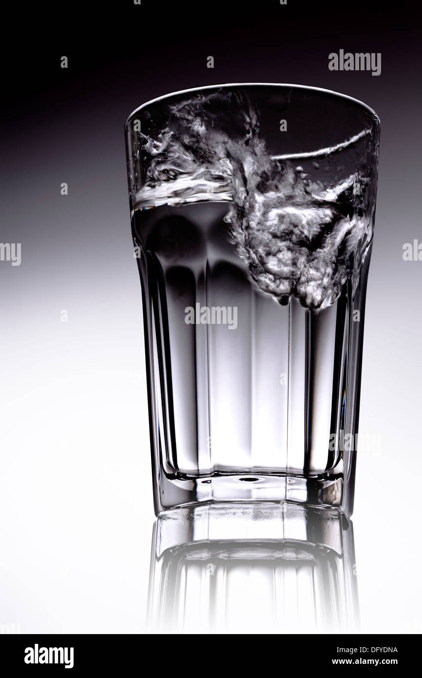 Pouring water in transparent crystal glass hi-res stock photography and ...