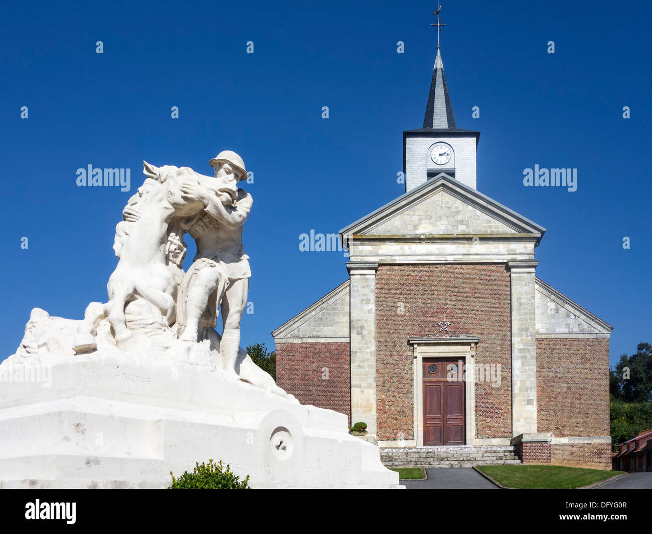 58th London Division Memorial showing First World War One soldier ...