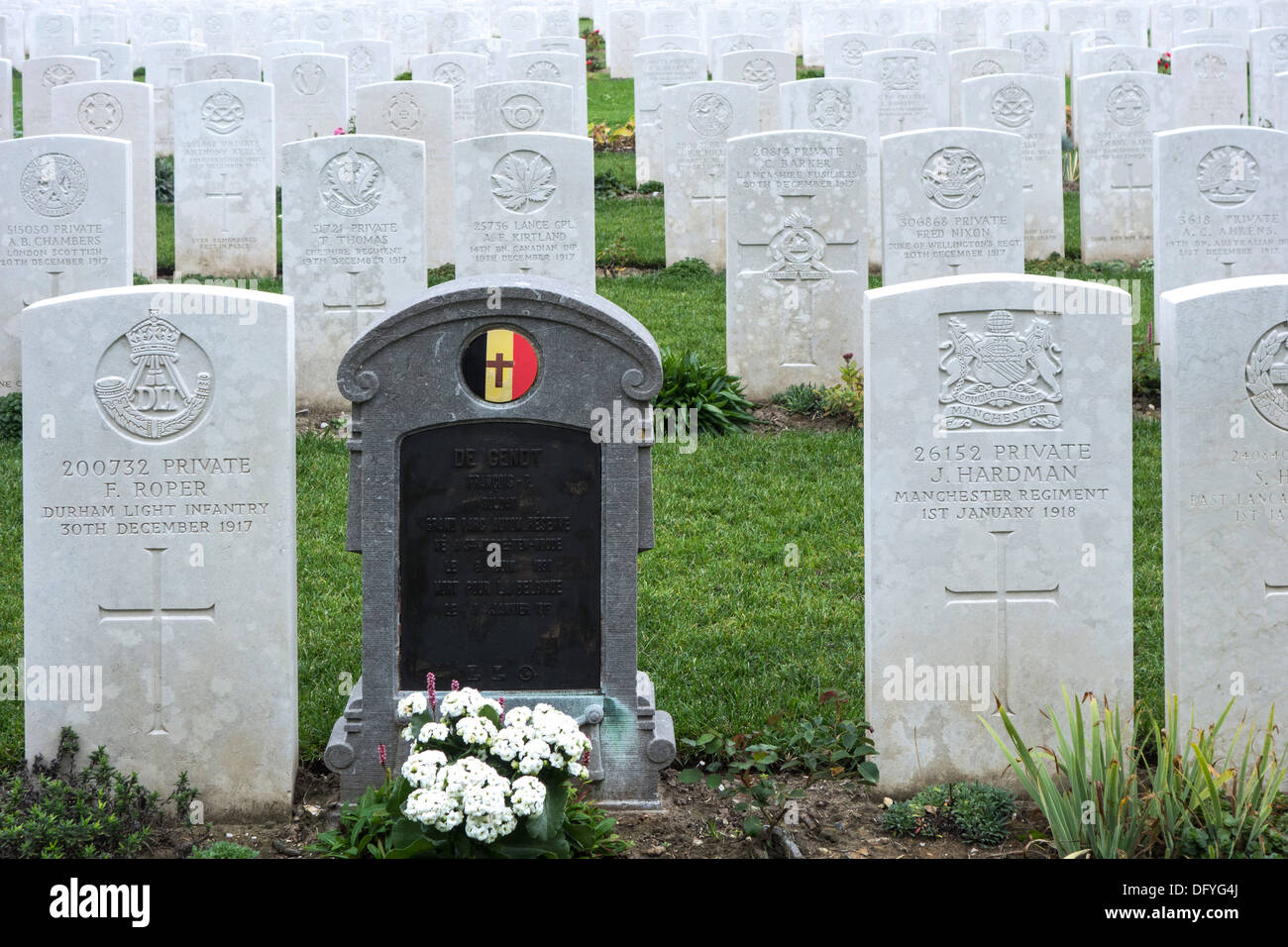 First World War One grave of Belgian soldier among British WW1 graves ...