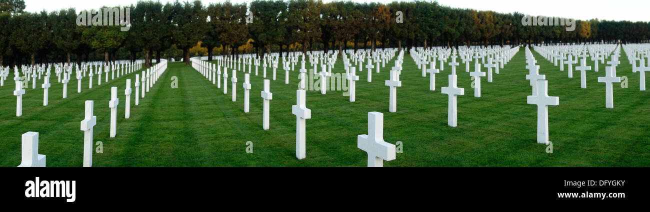 WW1 graves of First World War One soldiers at the Meuse-Argonne ...