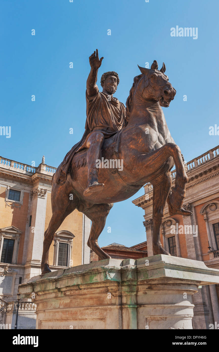 Equestrian statue of Marcus Aurelius (121-180), located in the middle ...