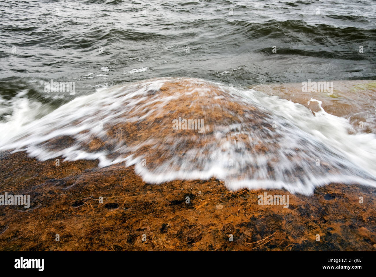 White wave contrast hi-res stock photography and images - Alamy