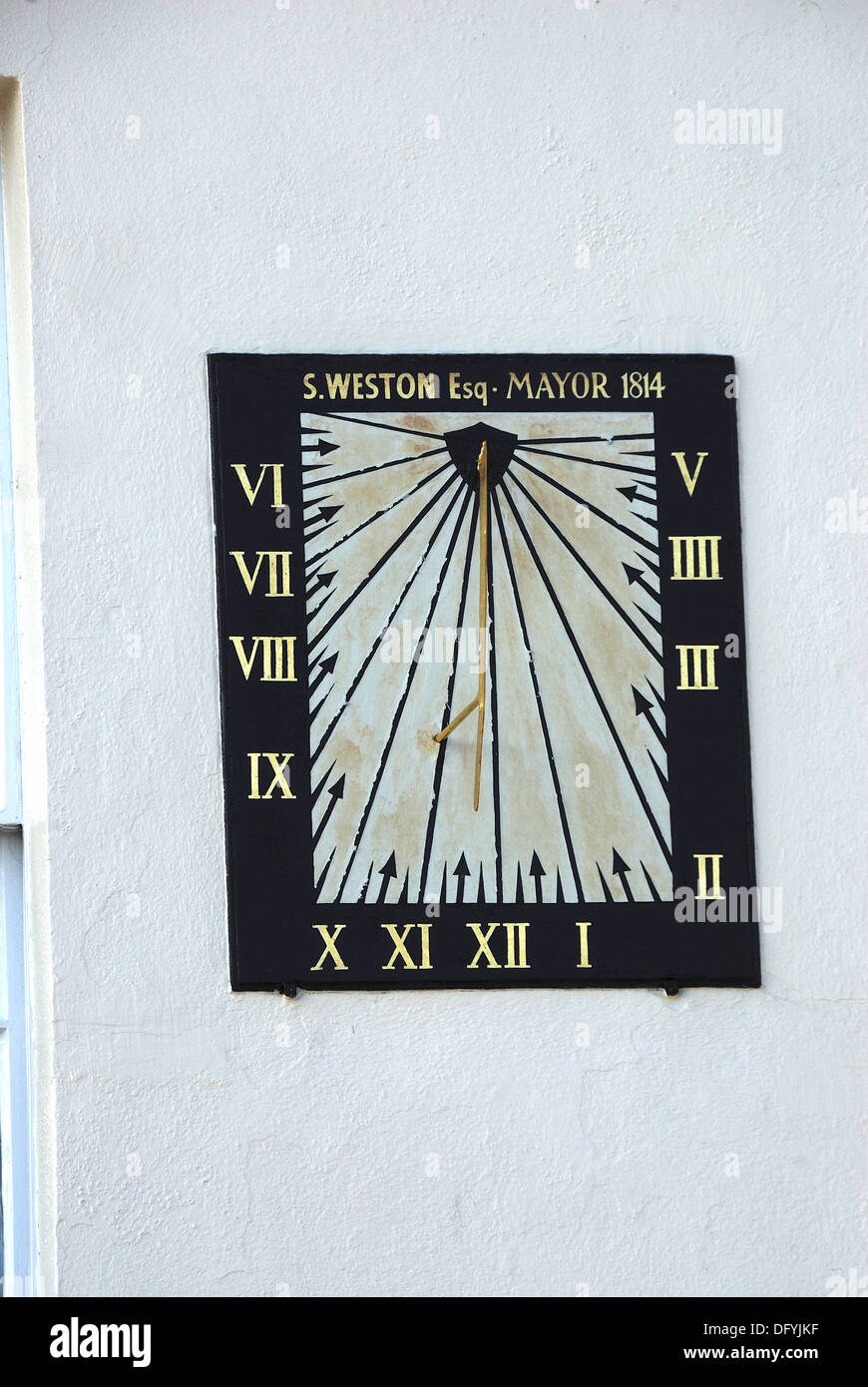 Telling time by the sun hi-res stock photography and images - Alamy