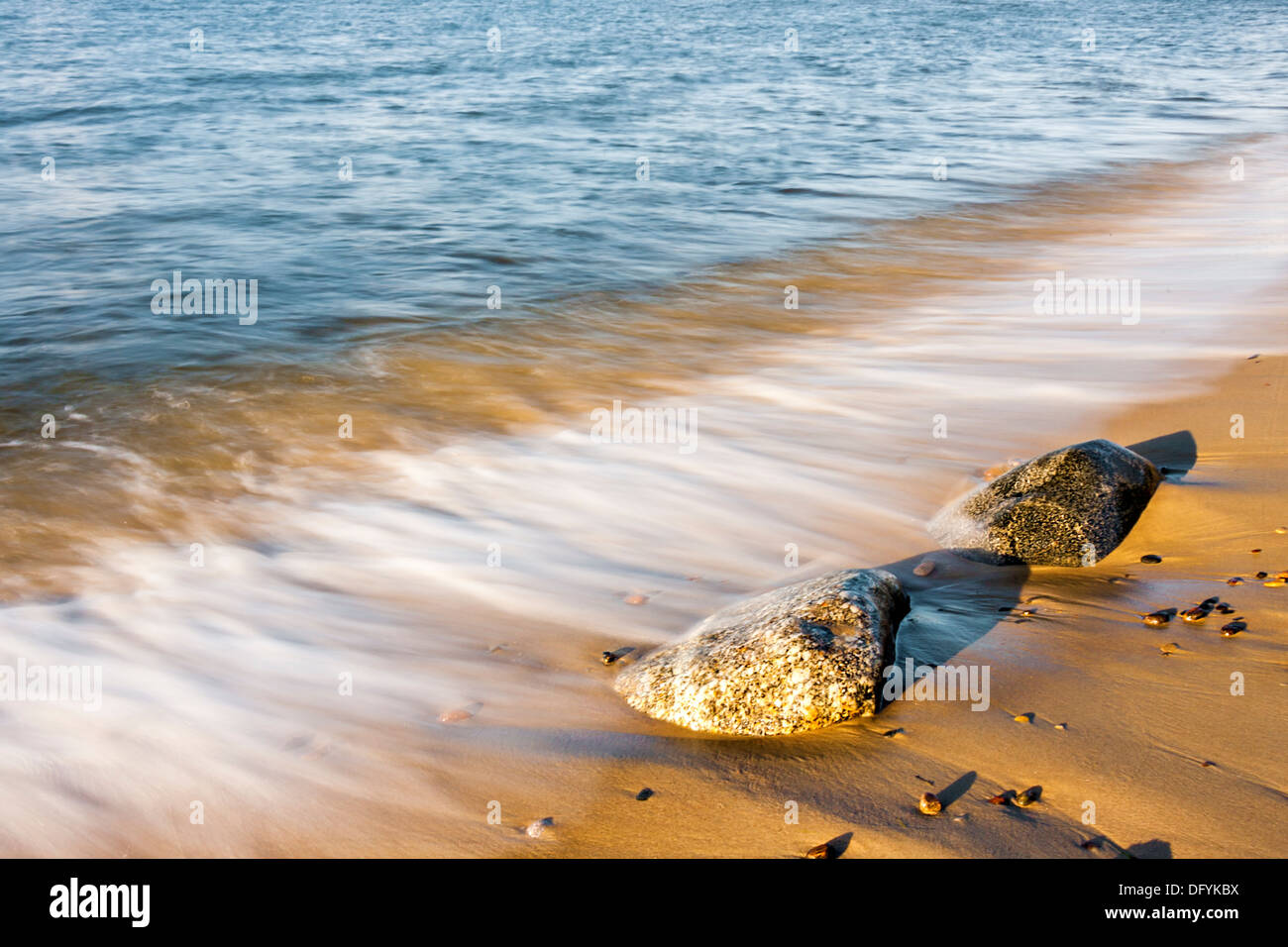 Two rocks hi-res stock photography and images - Alamy