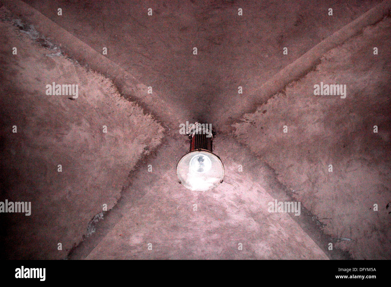Cross ceiling hi-res stock photography and images - Alamy