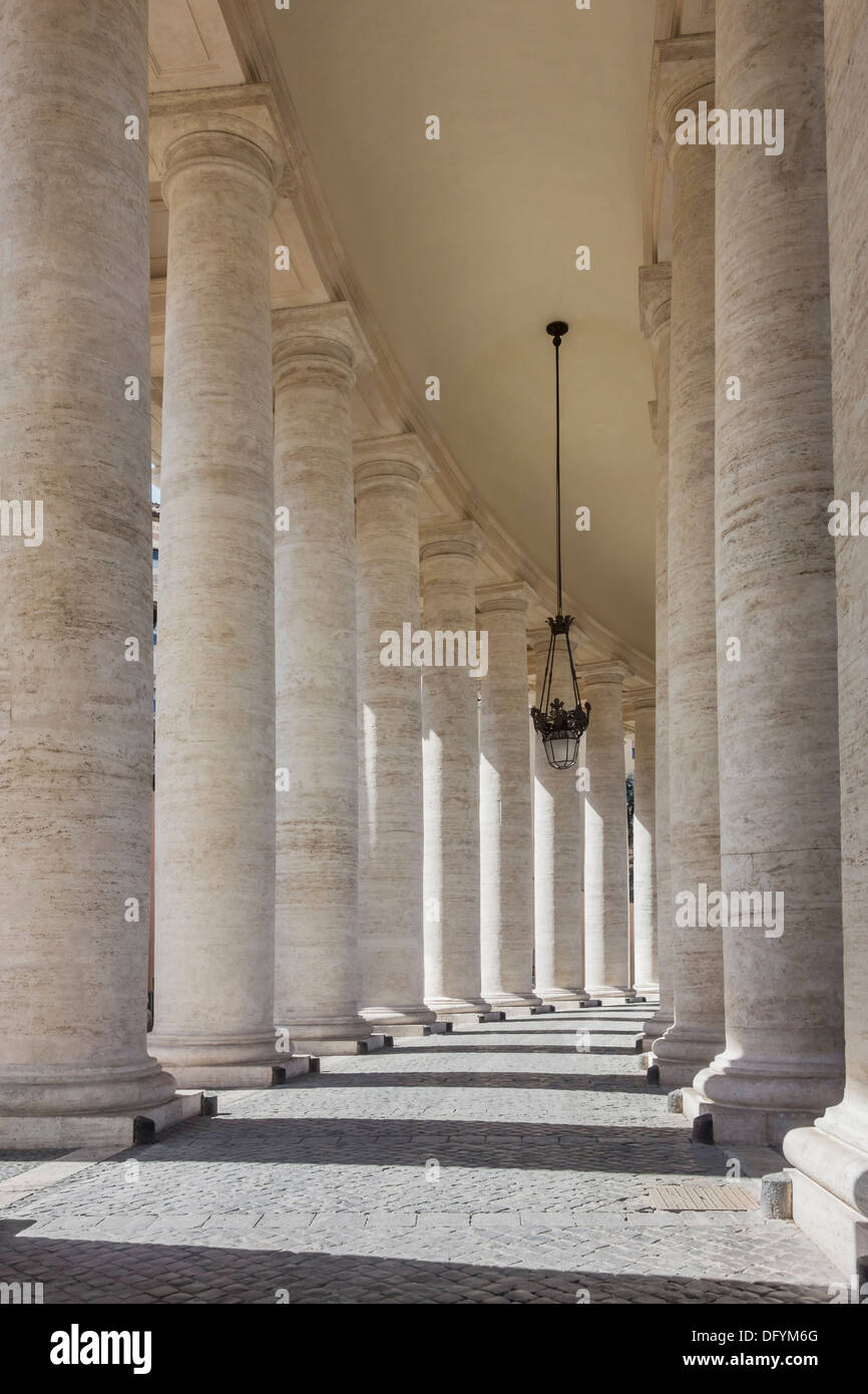 Colonnade at St. Peter's Square (Piazza San Pietro), Vatican City, Rome ...