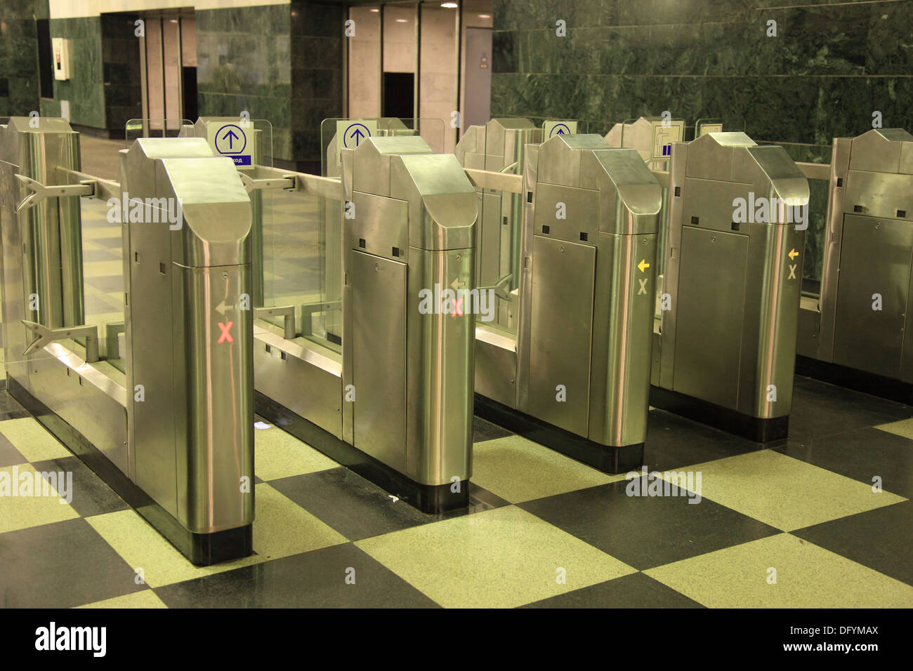 Turnstiles in the Moscow underground. Metro Stock Photo - Alamy
