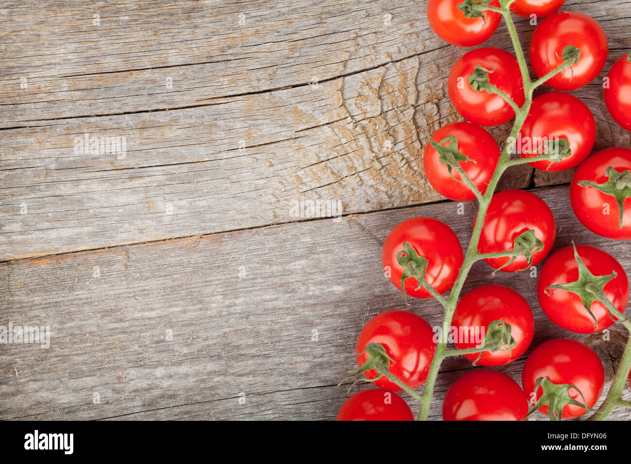 Table of tomatoes hi-res stock photography and images - Alamy