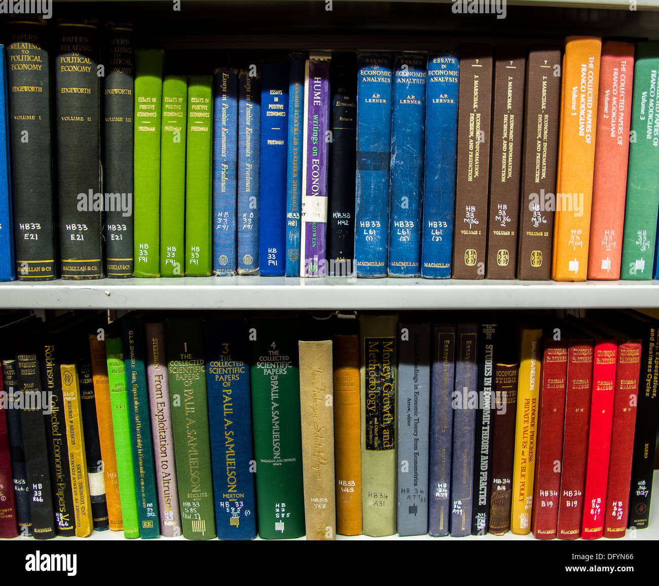 Library books on shelves Stock Photo - Alamy