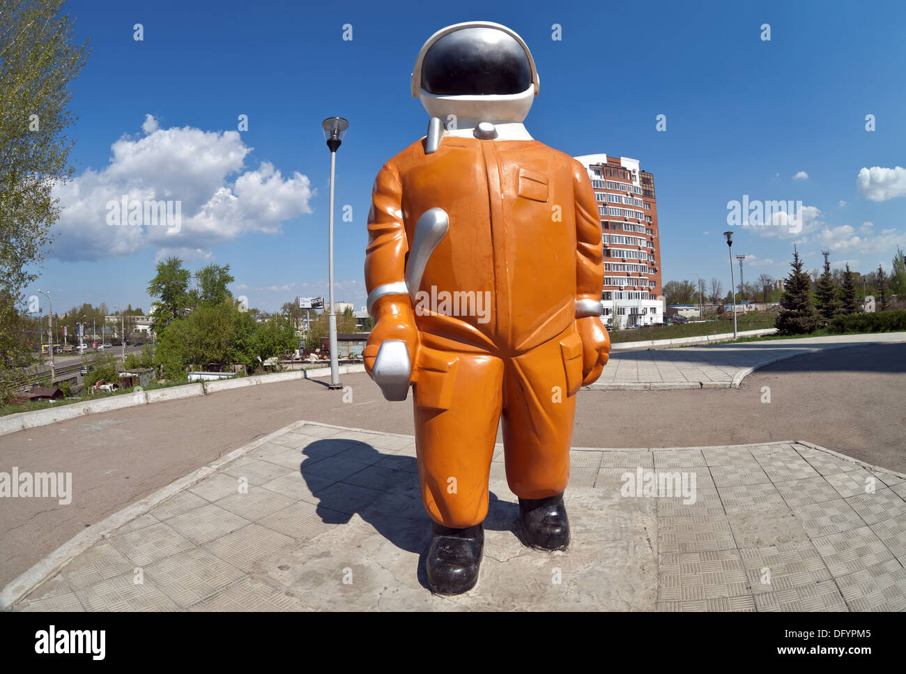 Spaceman sculpture hi-res stock photography and images - Alamy