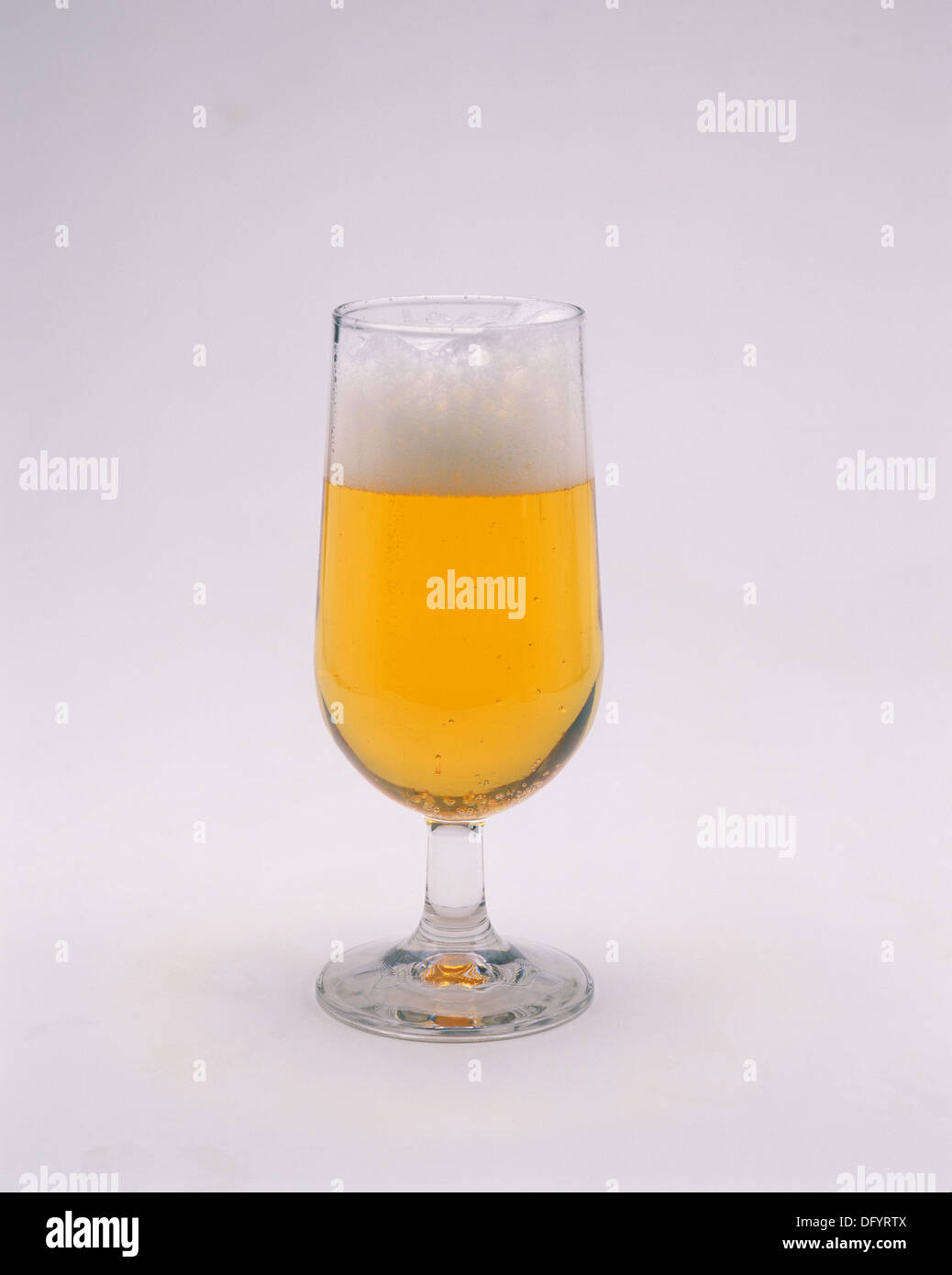 Frothing beer hi-res stock photography and images - Alamy