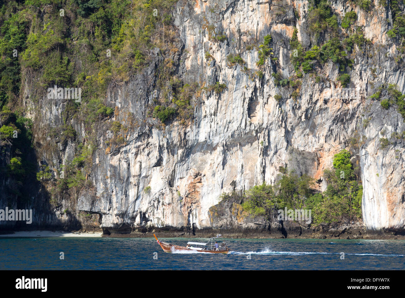Thailand hills hi-res stock photography and images - Alamy