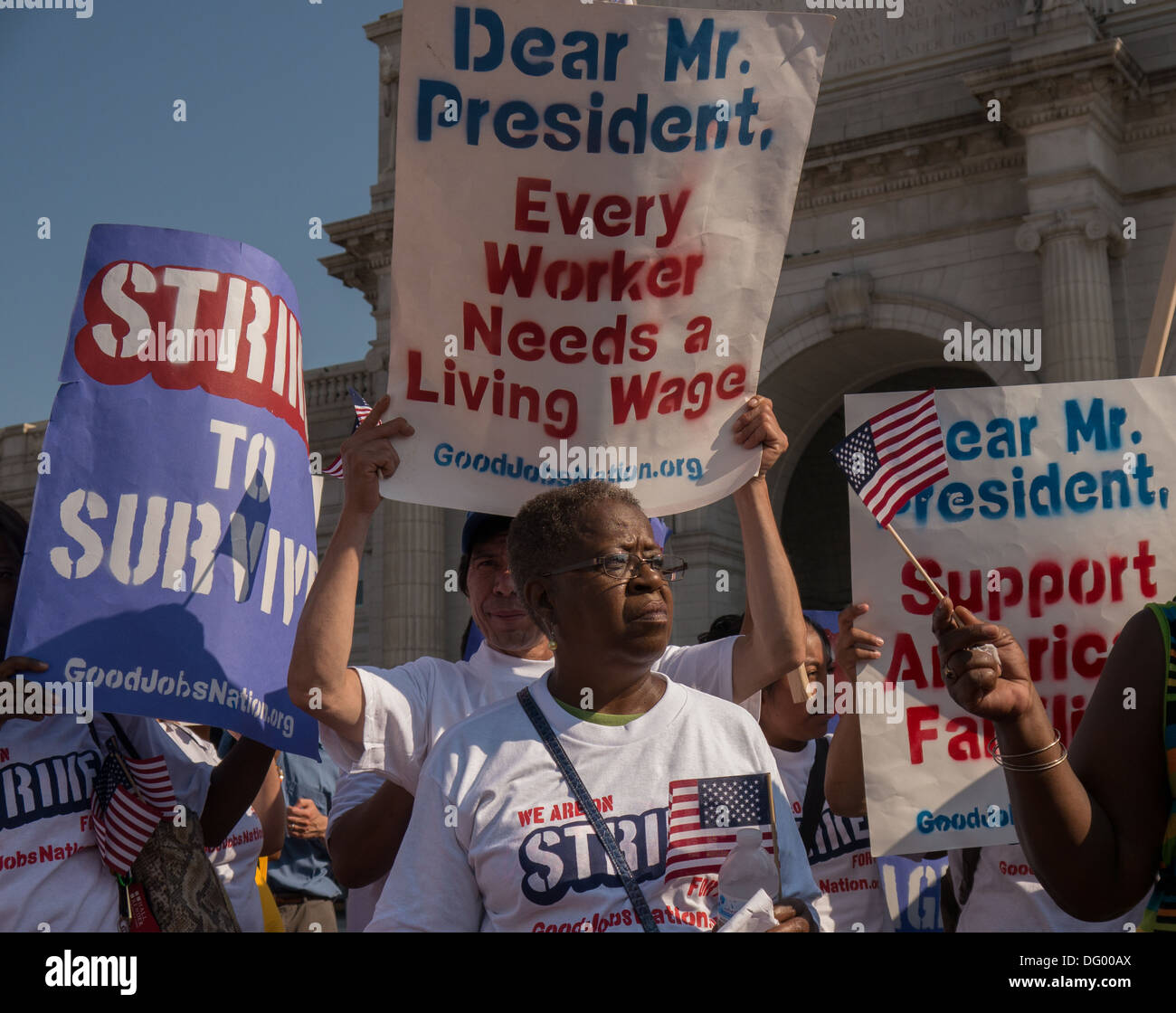Contract workers hi-res stock photography and images - Alamy