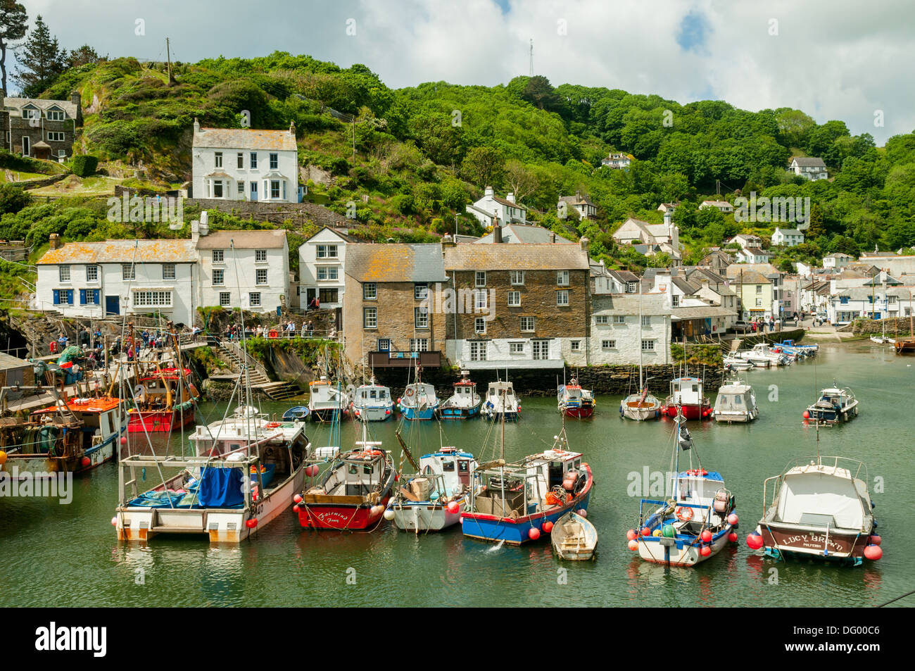 English harbour polperro cornwall hi-res stock photography and images ...