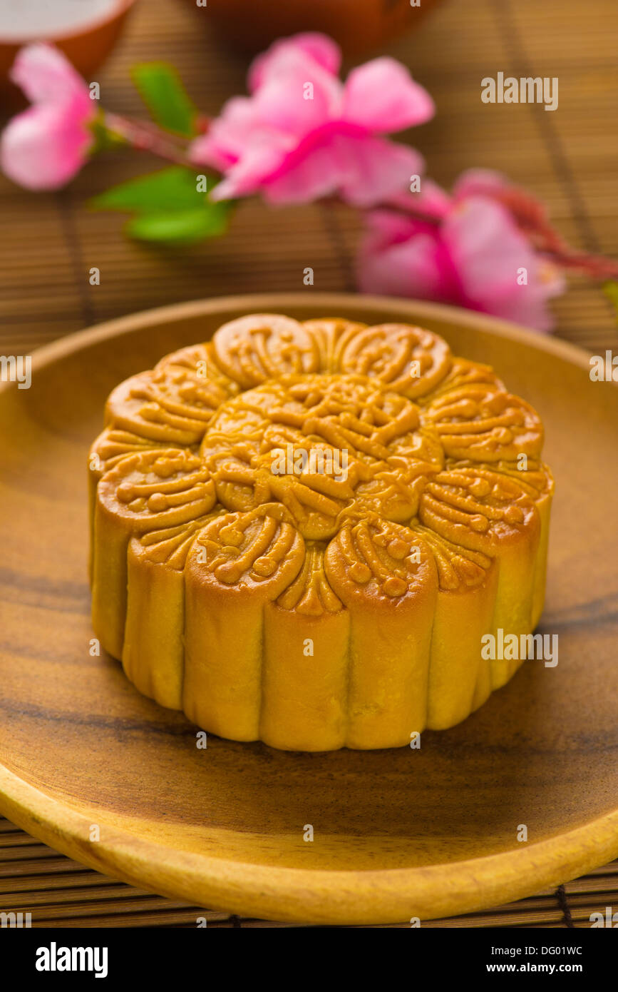 Mooncake bakery hi-res stock photography and images - Alamy