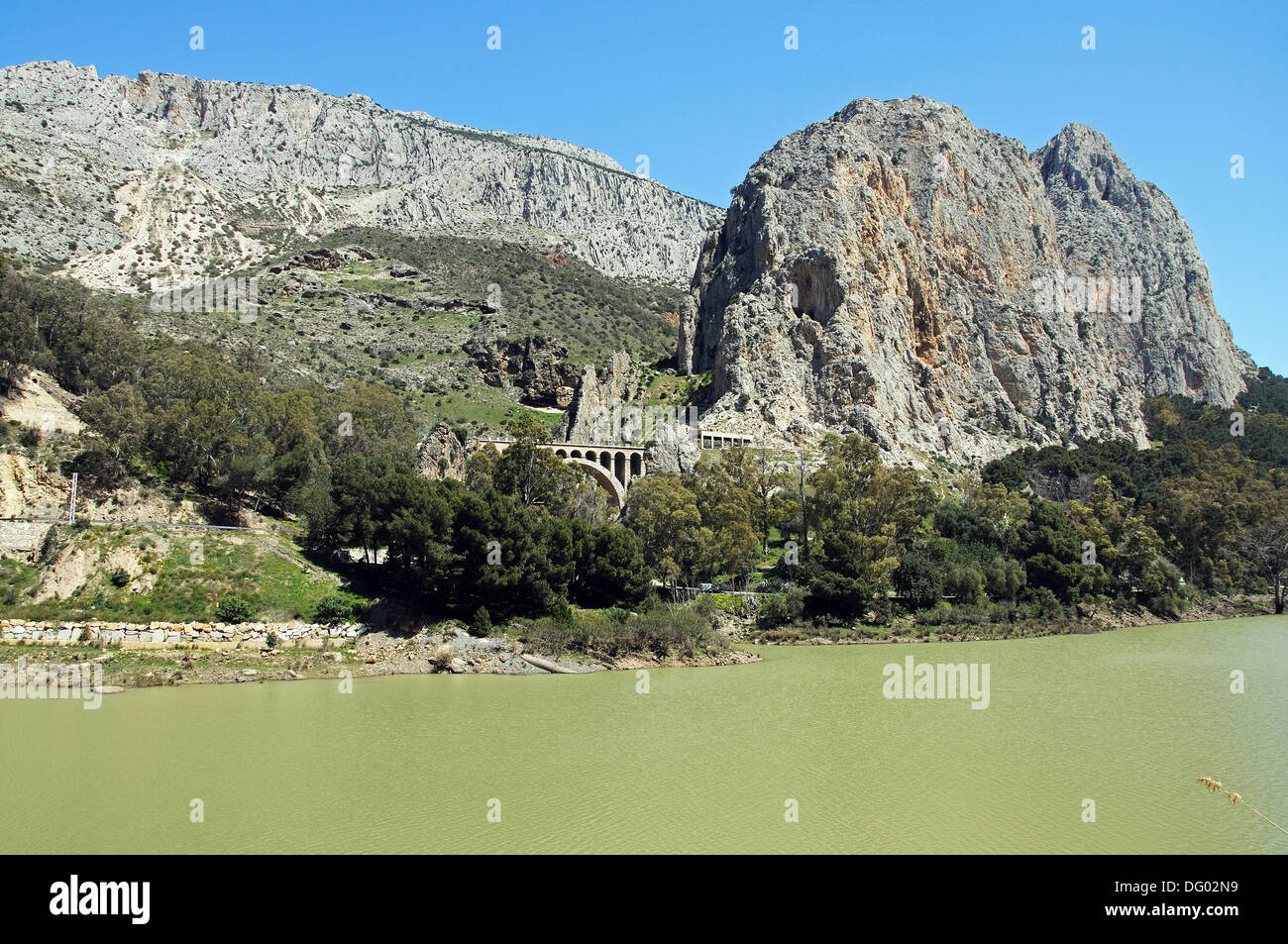 View of the gorge and reservoir, Garganta del Chorro, El Chorro, Chorro ...