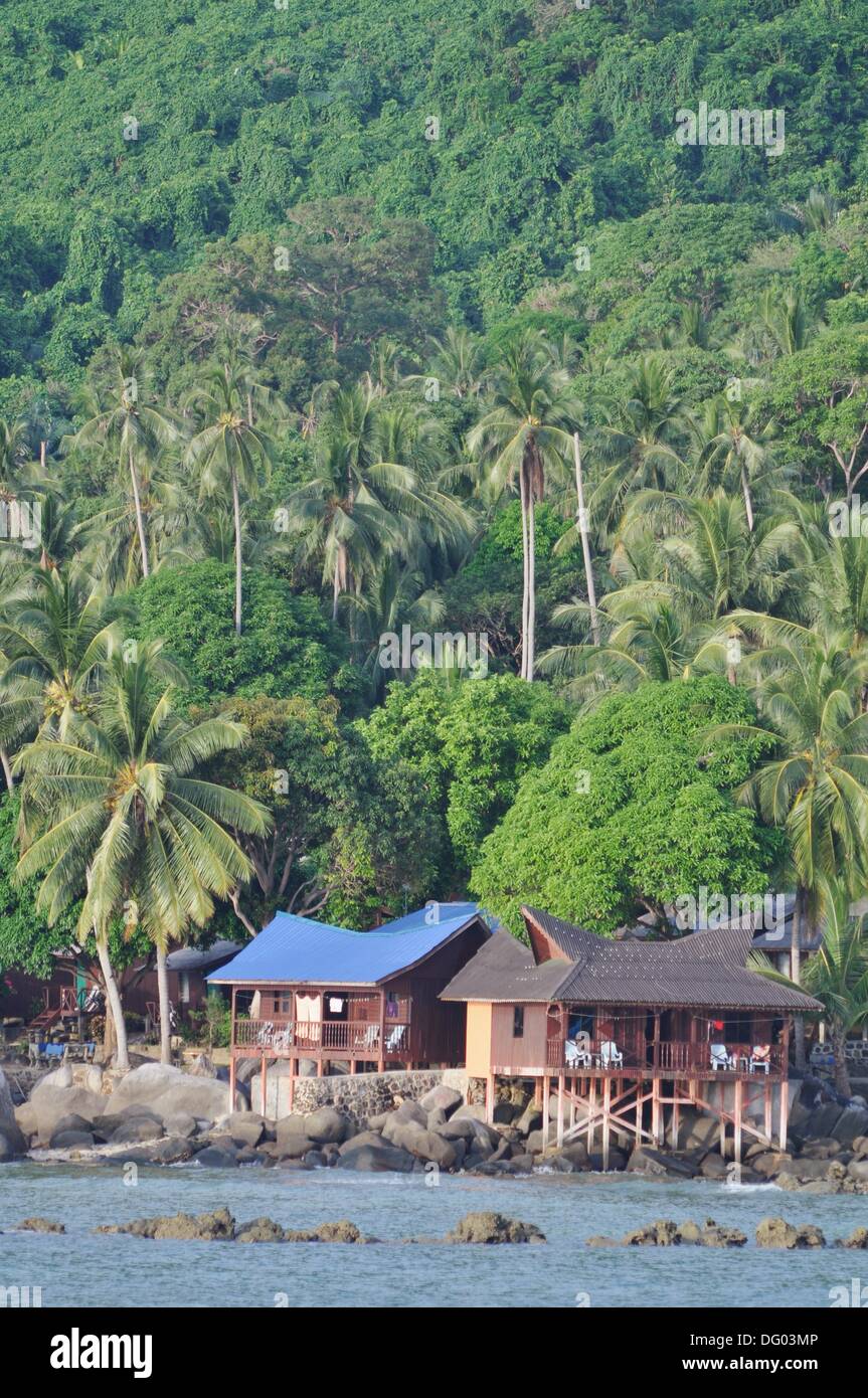 Tioman (Malaysia): bungalows at Salang Beach Stock Photo - Alamy