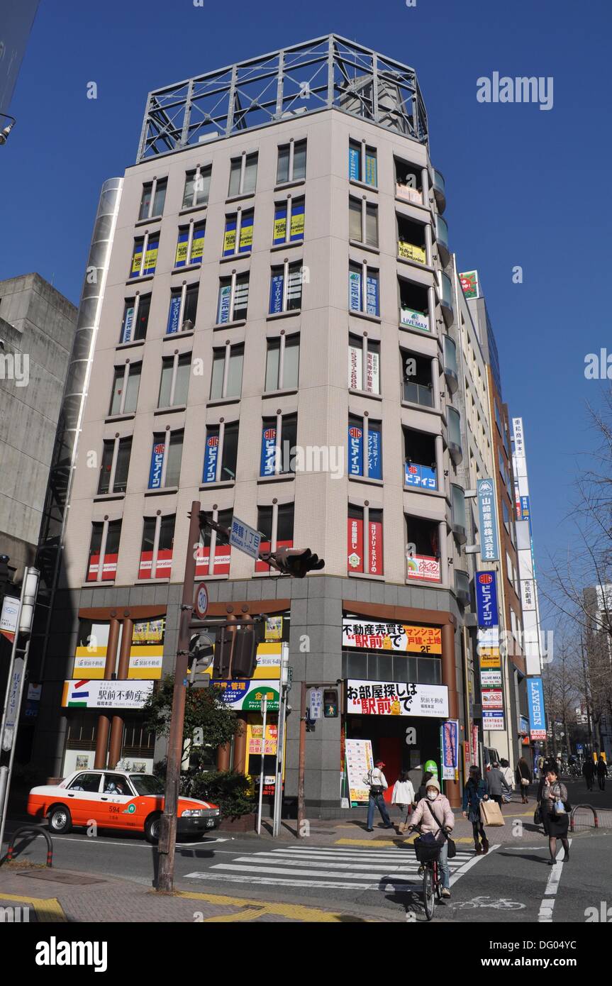 Corner building hi-res stock photography and images - Alamy