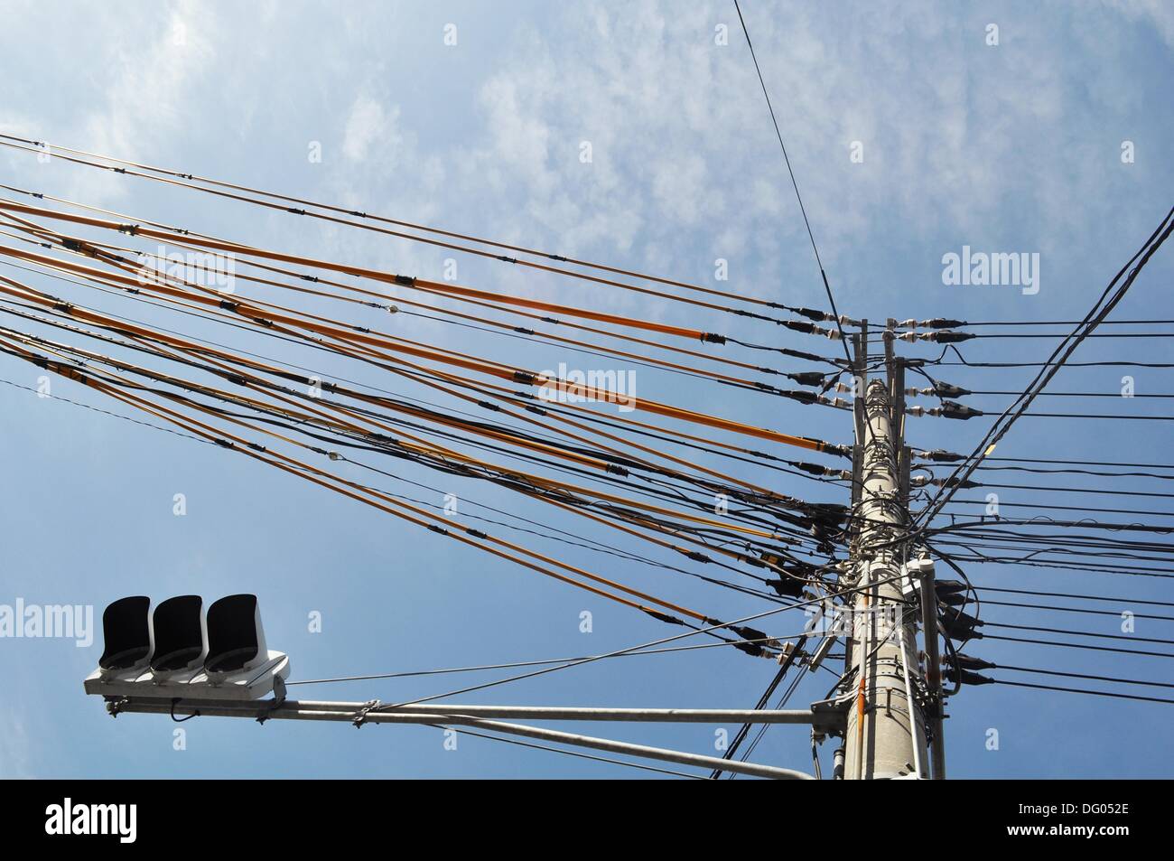 Japan wires hi-res stock photography and images - Alamy