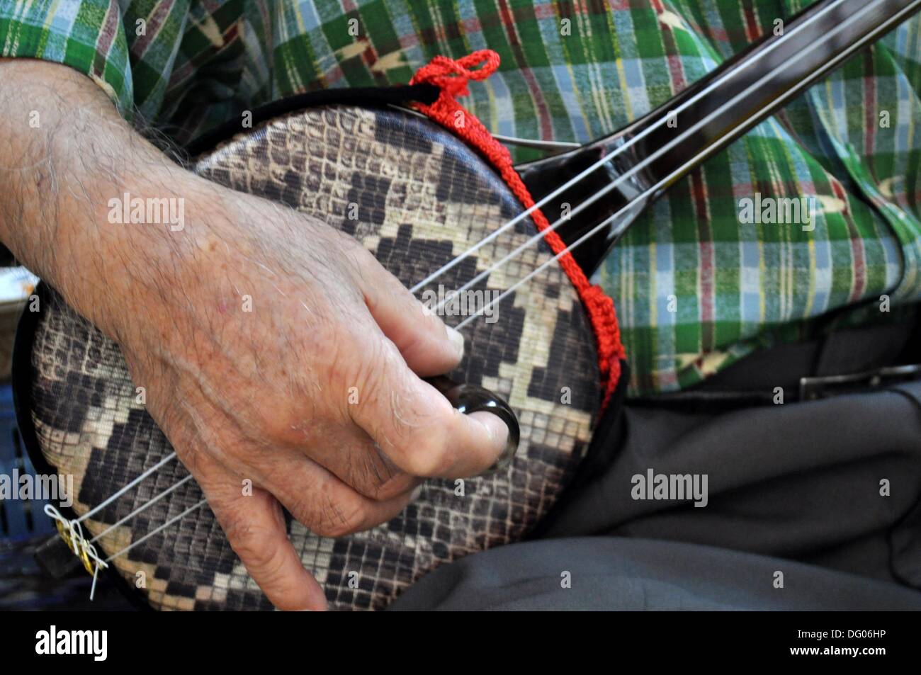 Sanshin hi-res stock photography and images - Alamy