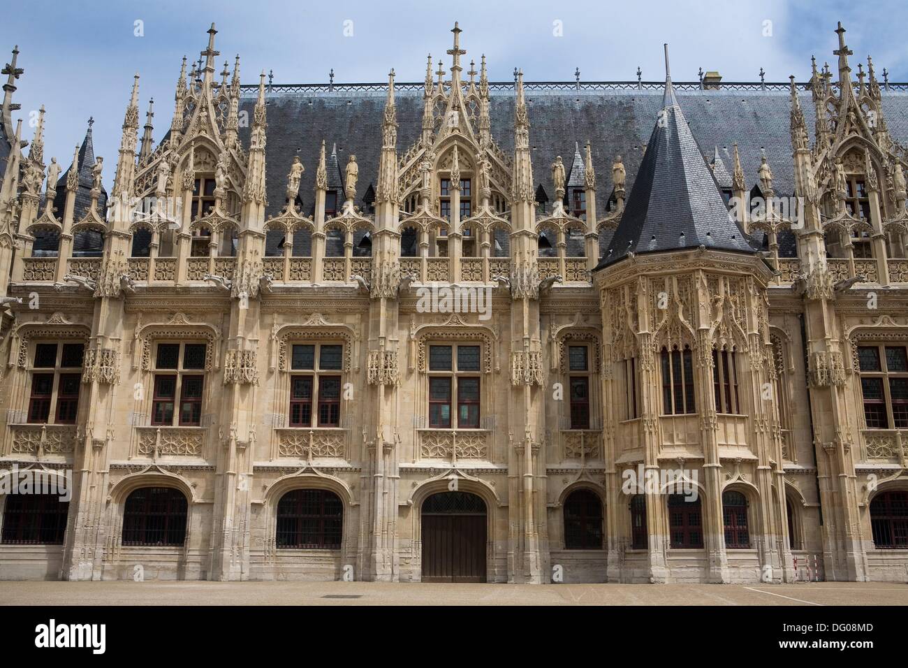 Rouen palais de justice hi-res stock photography and images - Alamy