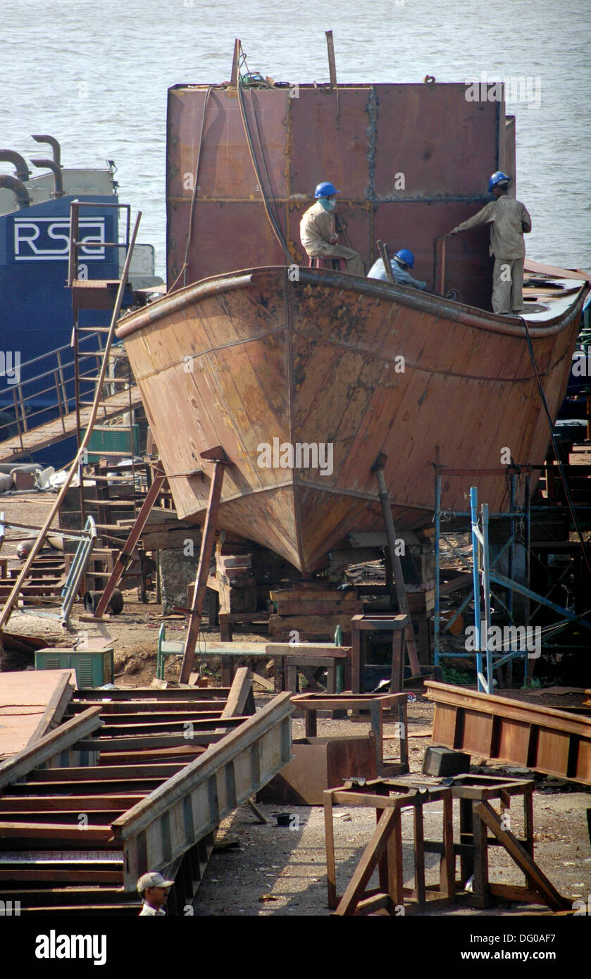 Goa shipyard hi-res stock photography and images - Alamy