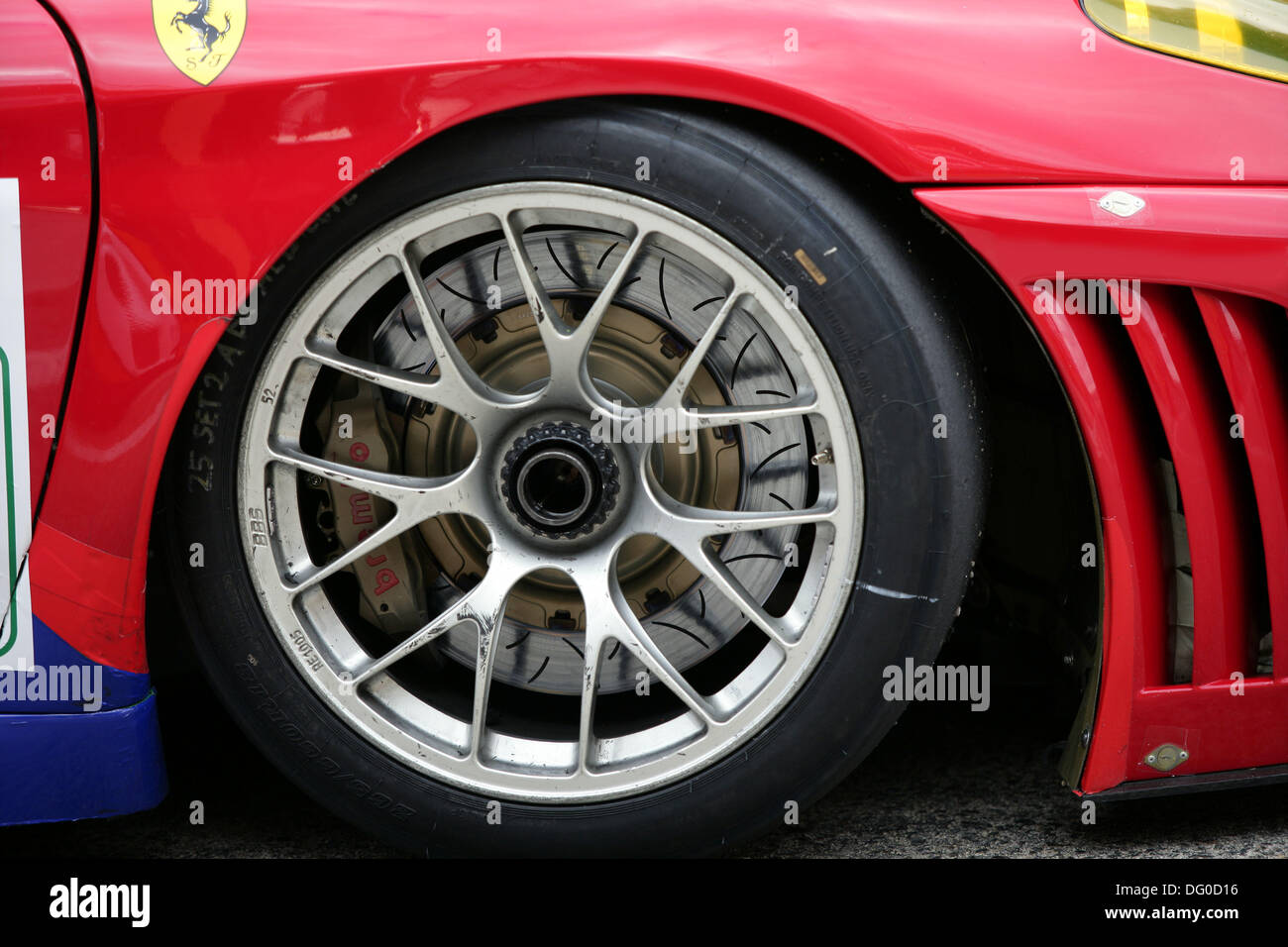 Ferrari logo horizontal hi-res stock photography and images - Alamy