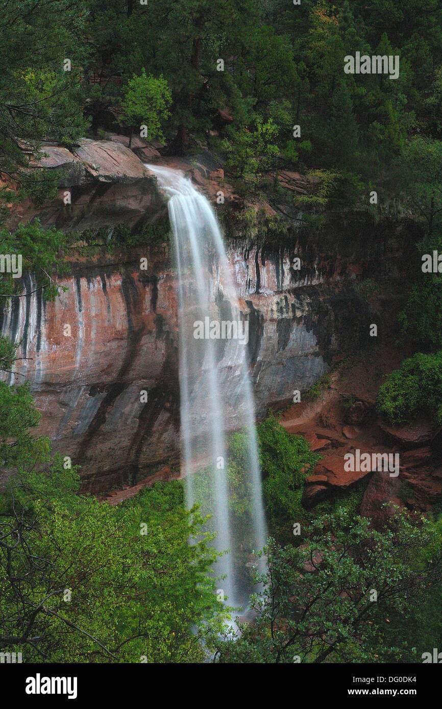 Emerald pools waterfall hi-res stock photography and images - Alamy