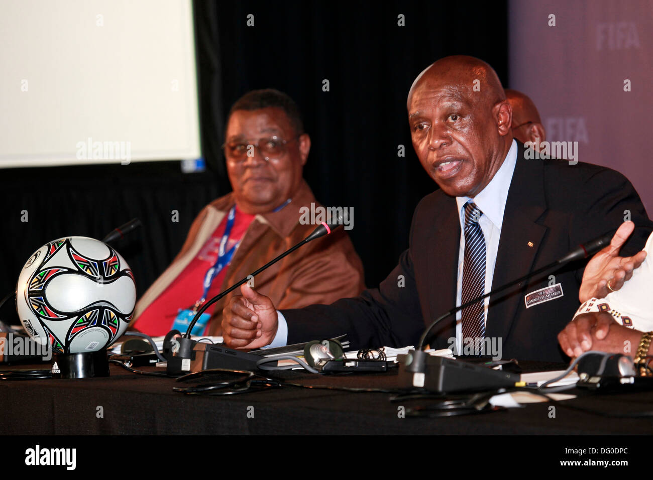 FIFA Board Member Tokyo Sexwale addresses the media on Robben Island ...