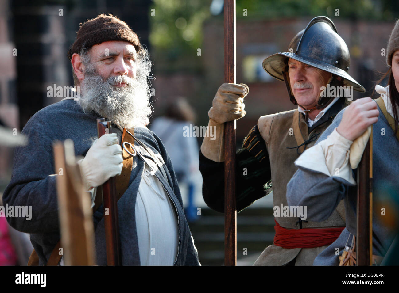 Roundhead soldiers english civil war hi-res stock photography and ...