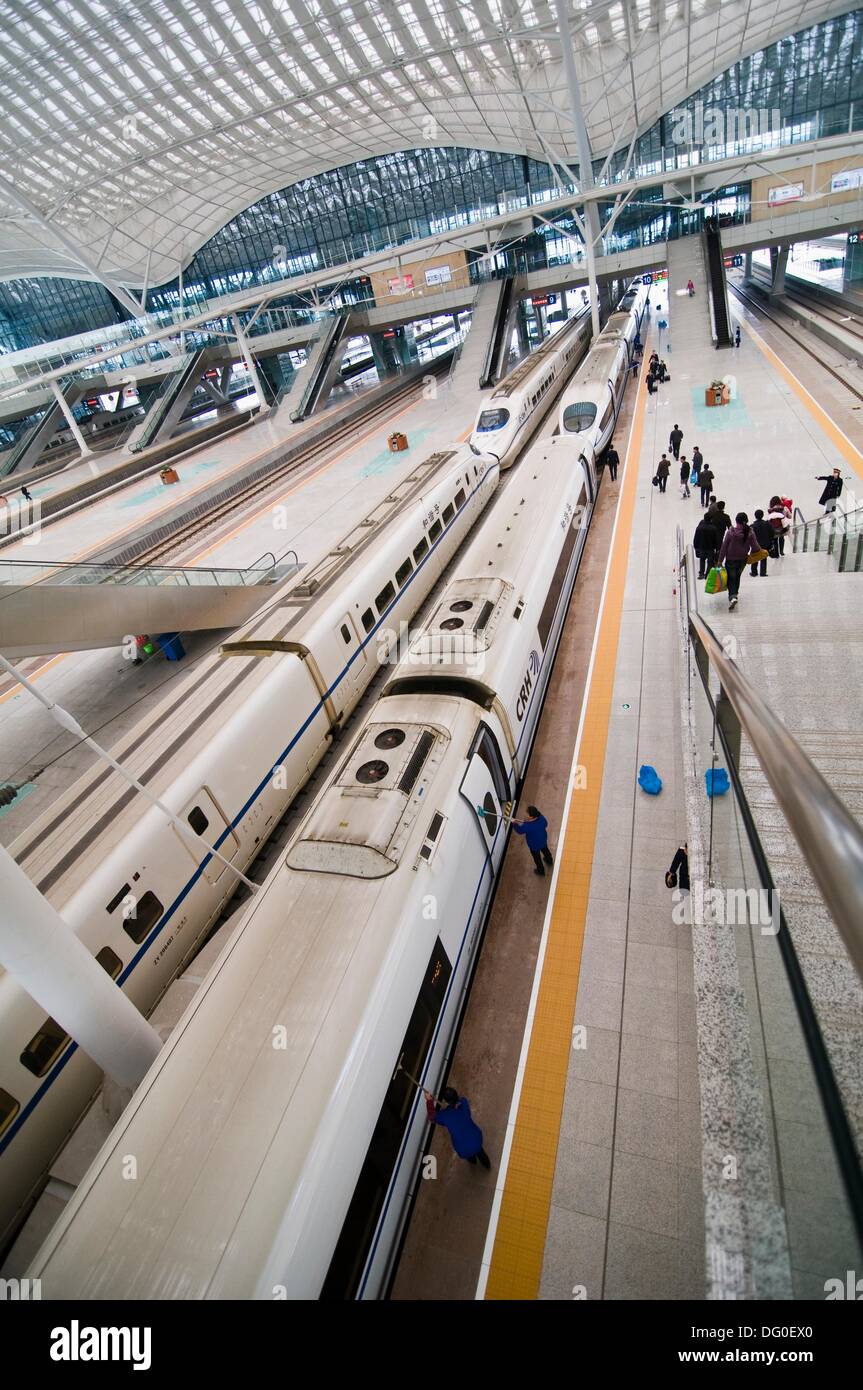 Super fast trains in china hi-res stock photography and images - Alamy