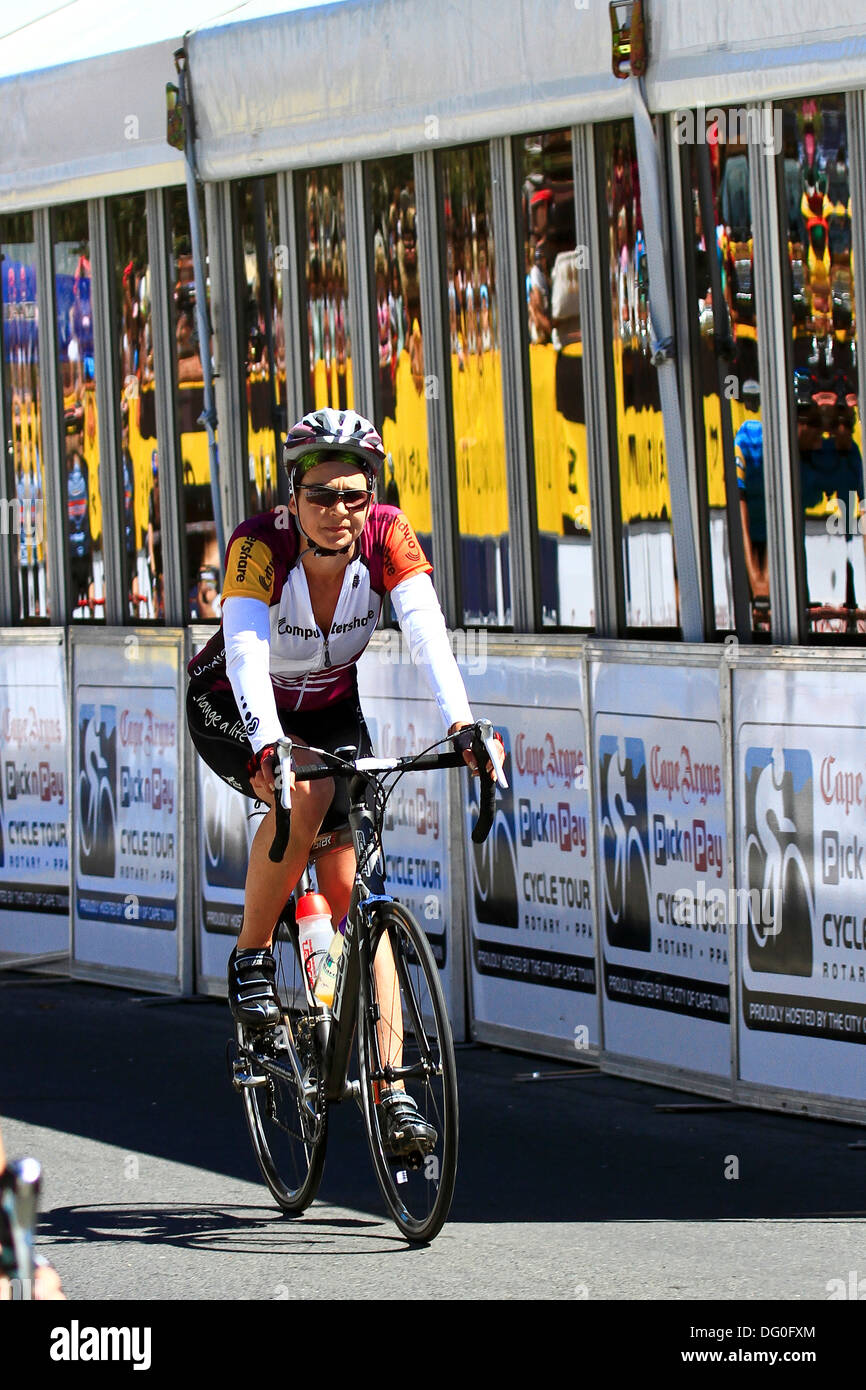 Cape argus cycle tour hi-res stock photography and images - Alamy