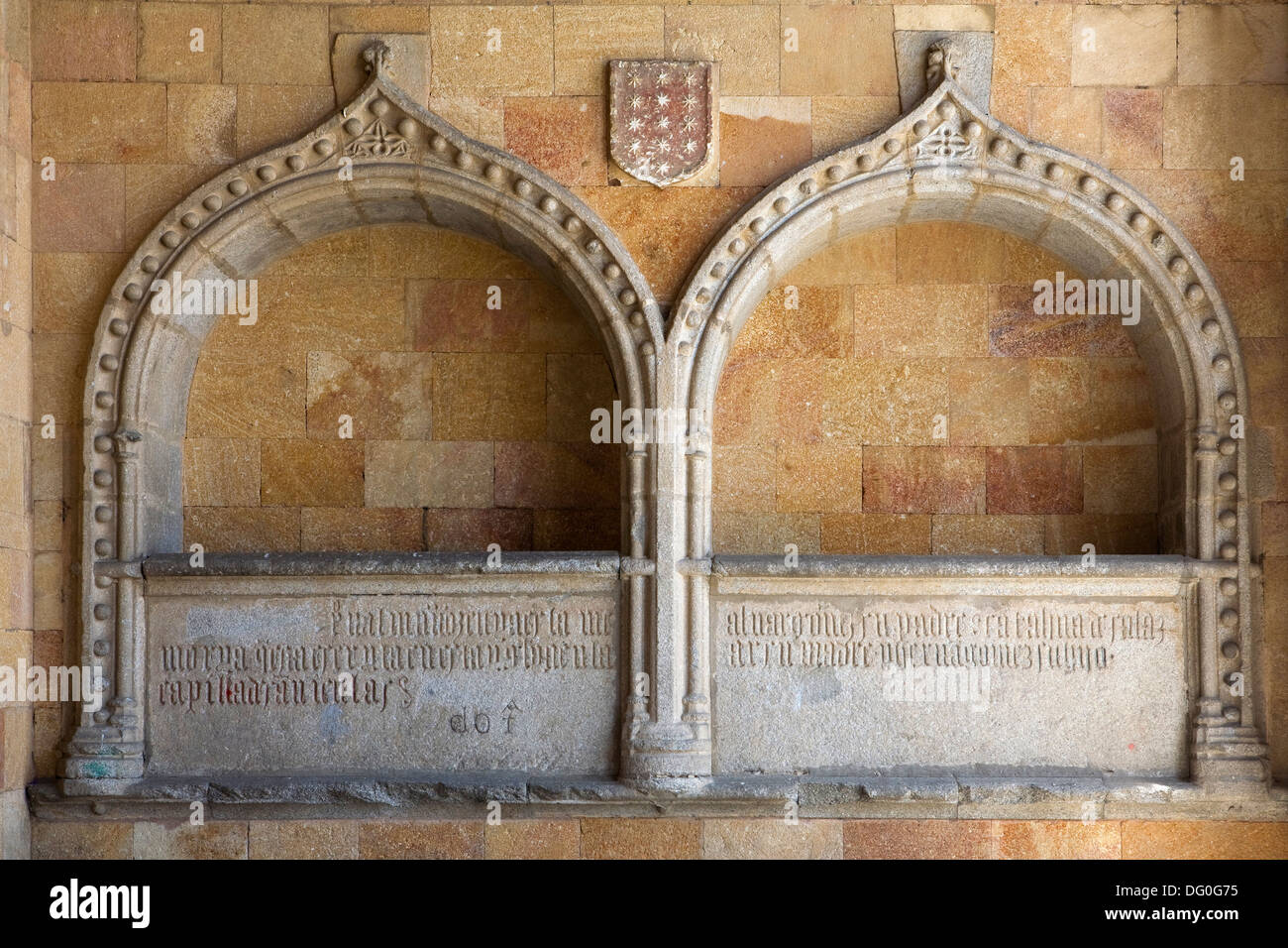 Tomb niche hi-res stock photography and images - Alamy