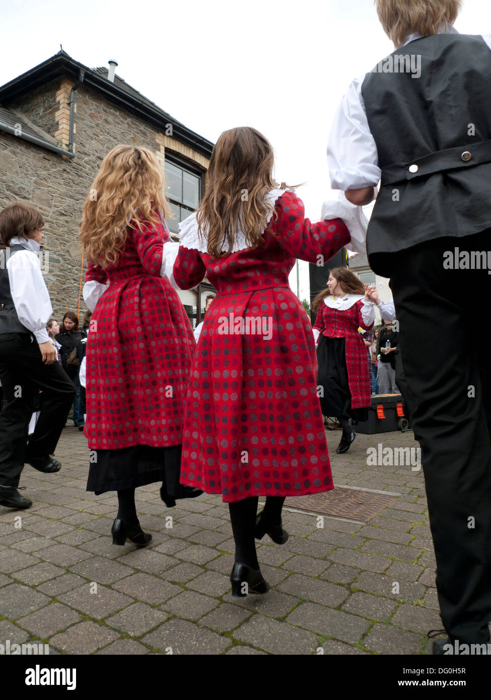 Children from Menter Bro Dinefwr perform traditional Welsh folk dance ...