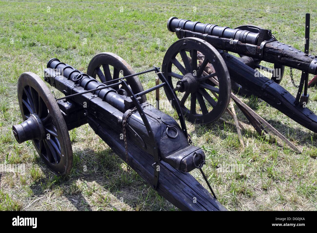 Historical cannons hi-res stock photography and images - Alamy