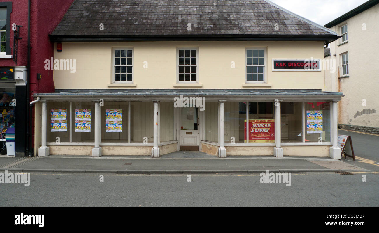 Empty shops uk hi-res stock photography and images - Alamy