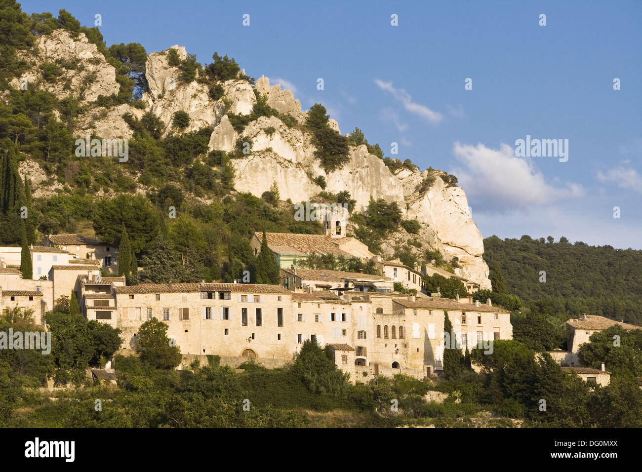 Seguret village hi-res stock photography and images - Alamy