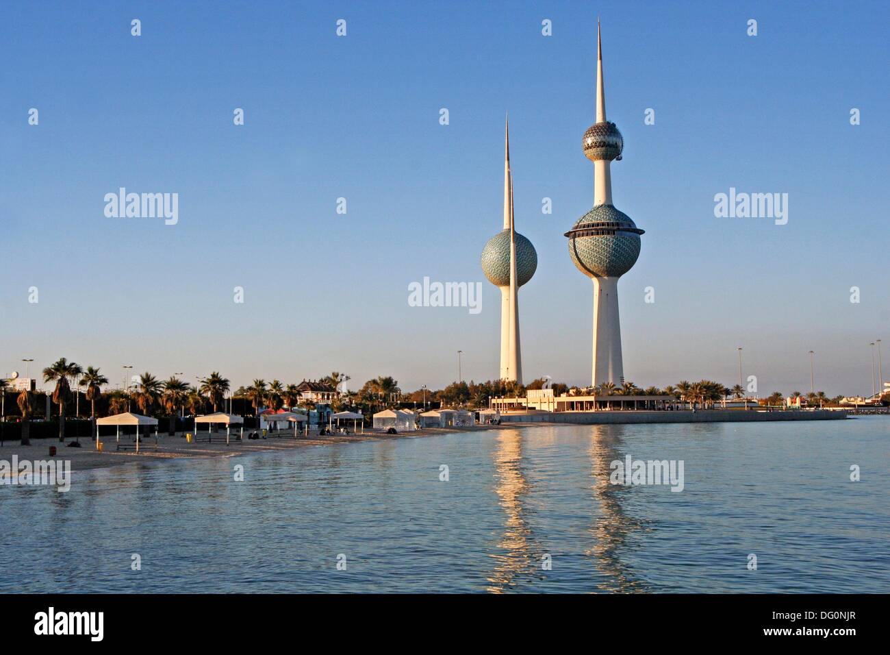 Kuwaiti Water Towers High Resolution Stock Photography and Images - Alamy