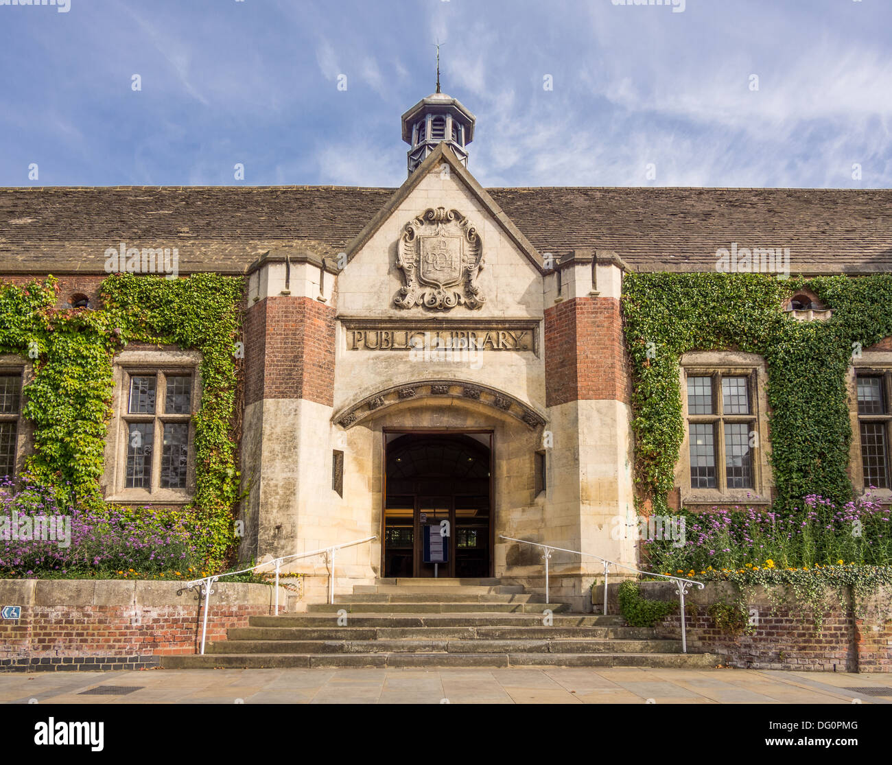 Kettering library, Northamptonshire, England Stock Photo - Alamy