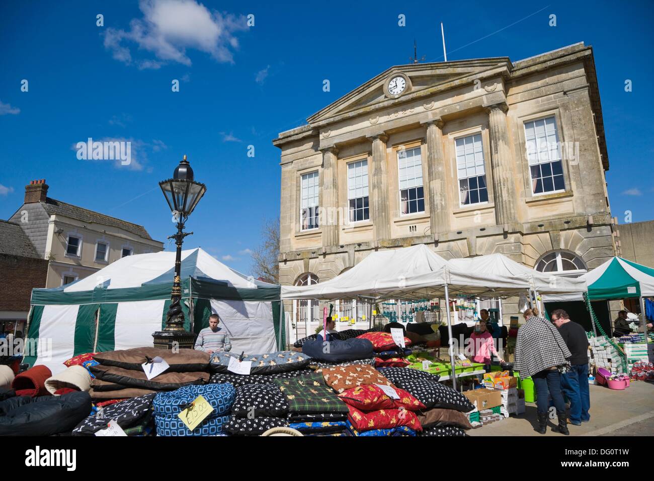 High Street Andover High Resolution Stock Photography and Images - Alamy