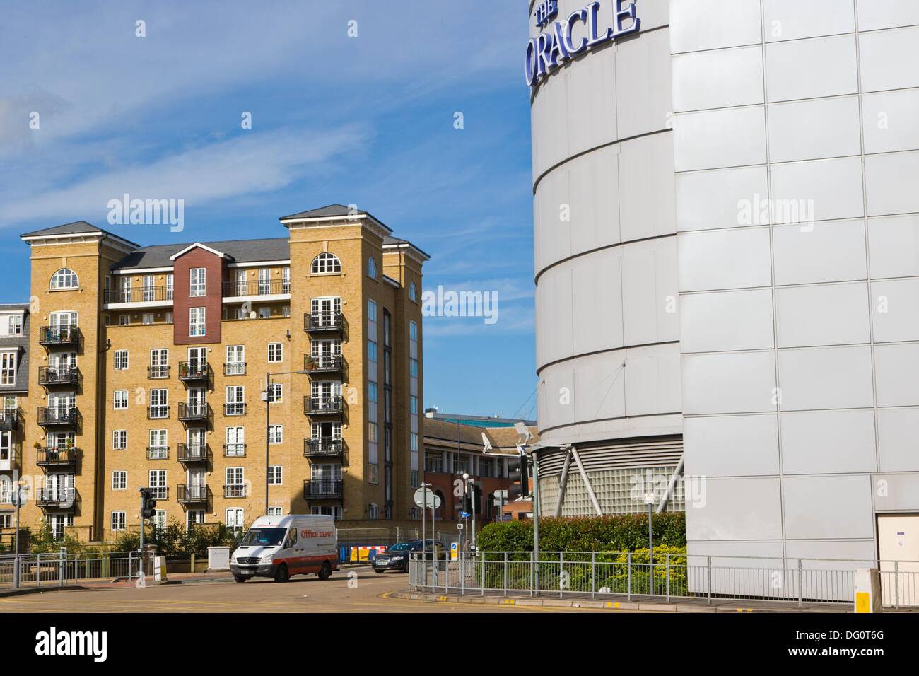 Reading berkshire street hi-res stock photography and images - Alamy