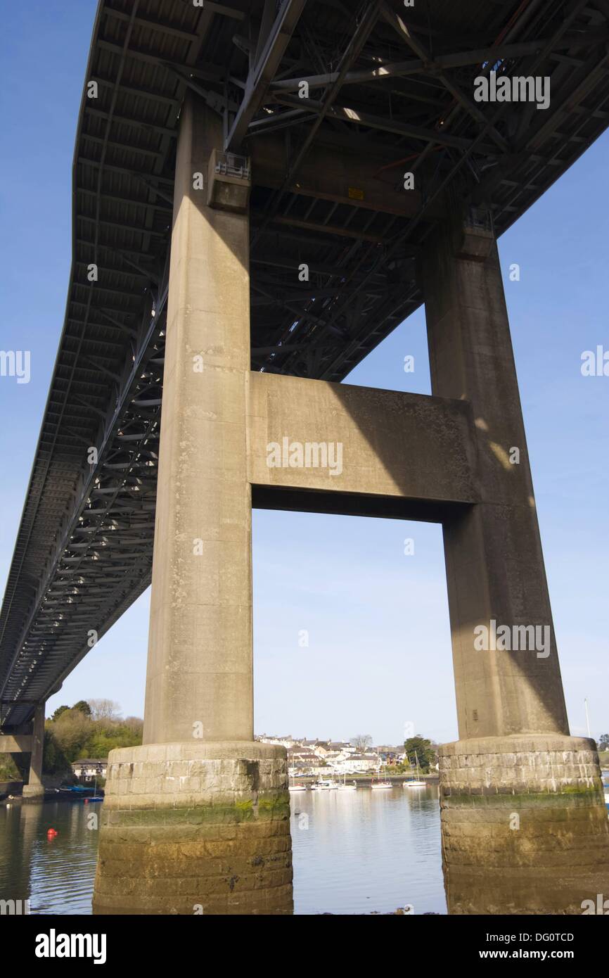 River tamar bridge hi-res stock photography and images - Alamy