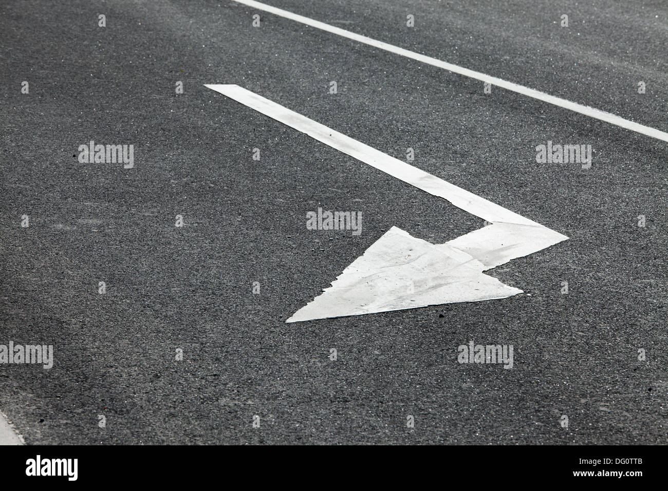 Right angle arrow hi-res stock photography and images - Alamy