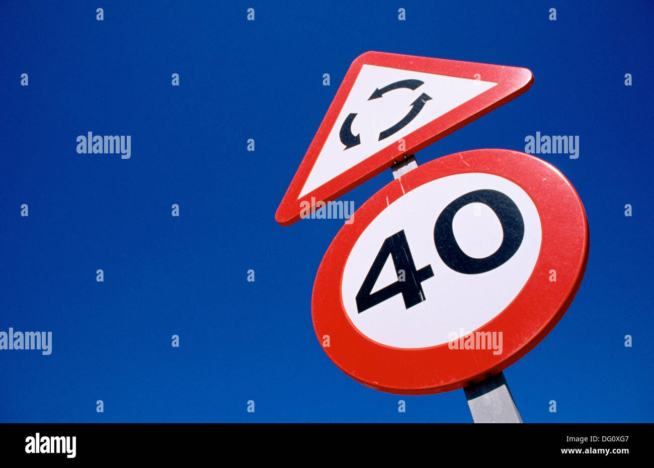 Maximum 40 km road sign hi-res stock photography and images - Alamy